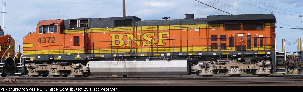 BNSF 4372